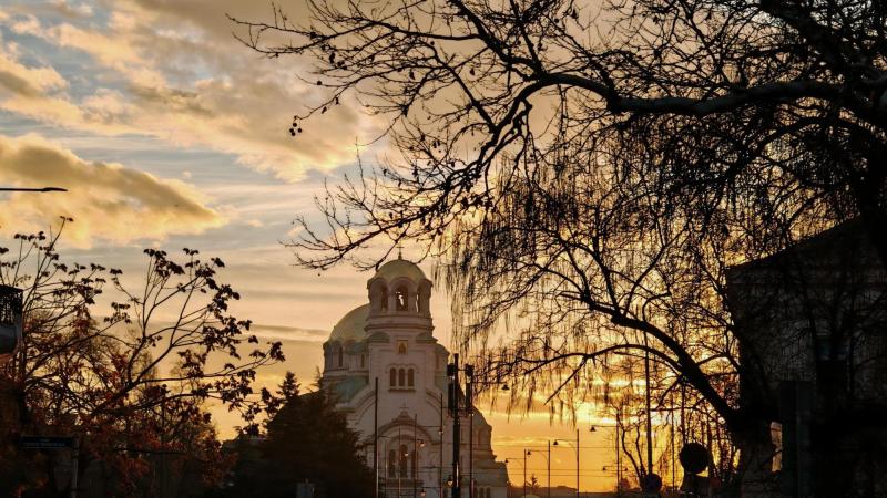 Времето в България: Слънцето се завръща в събота. Температурите се ...